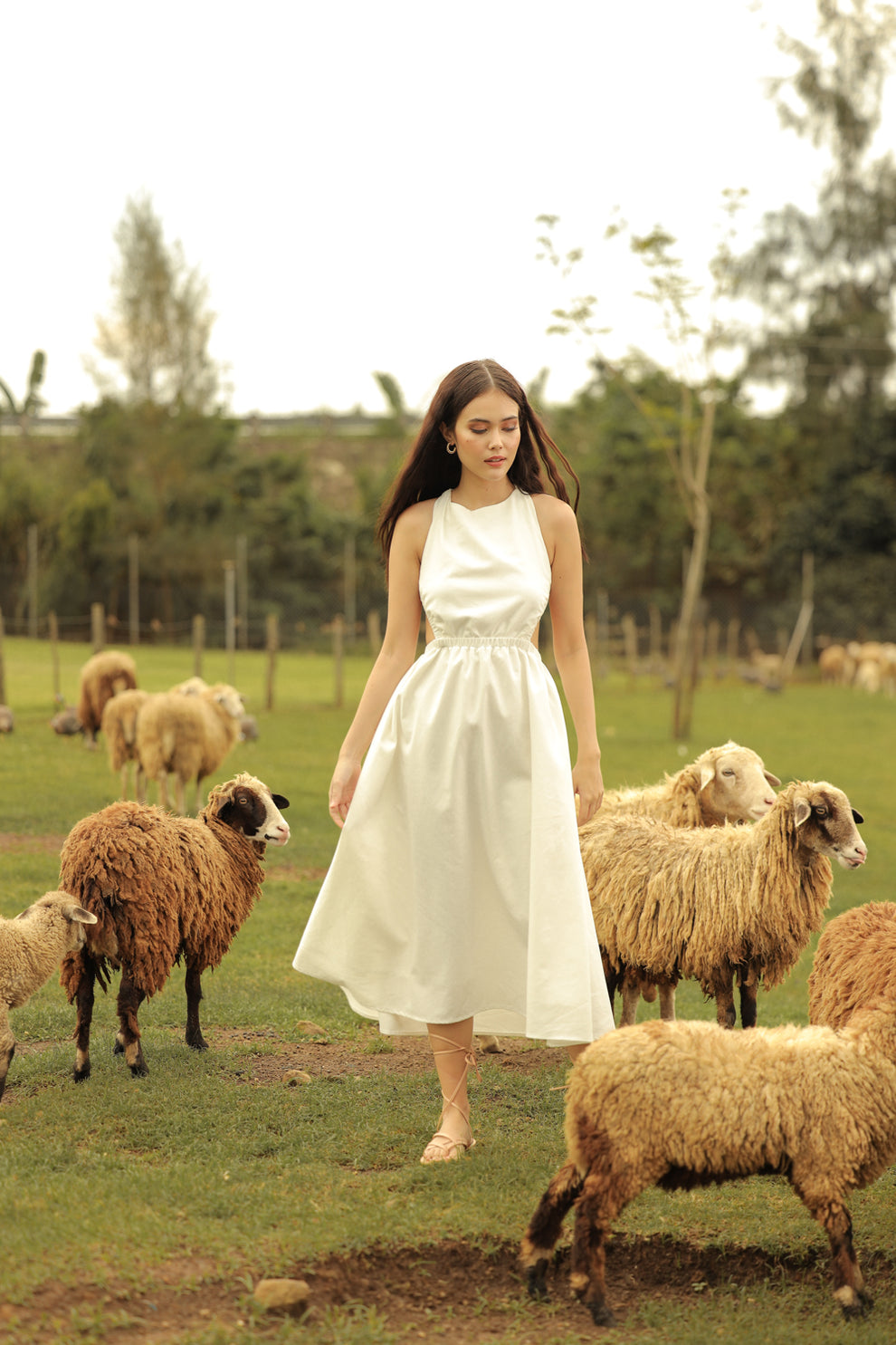 ABRIELLE Crossed Back Garterize Midi Dress (White Linen) – Zoo Label