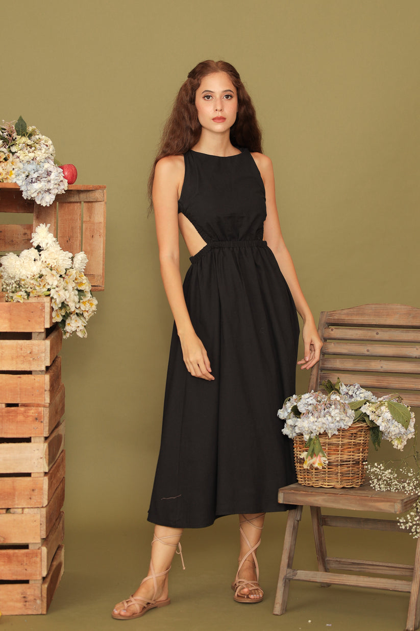 ABRIELLE Crossed Back Garterize Midi Dress (Black Linen) – Zoo Label