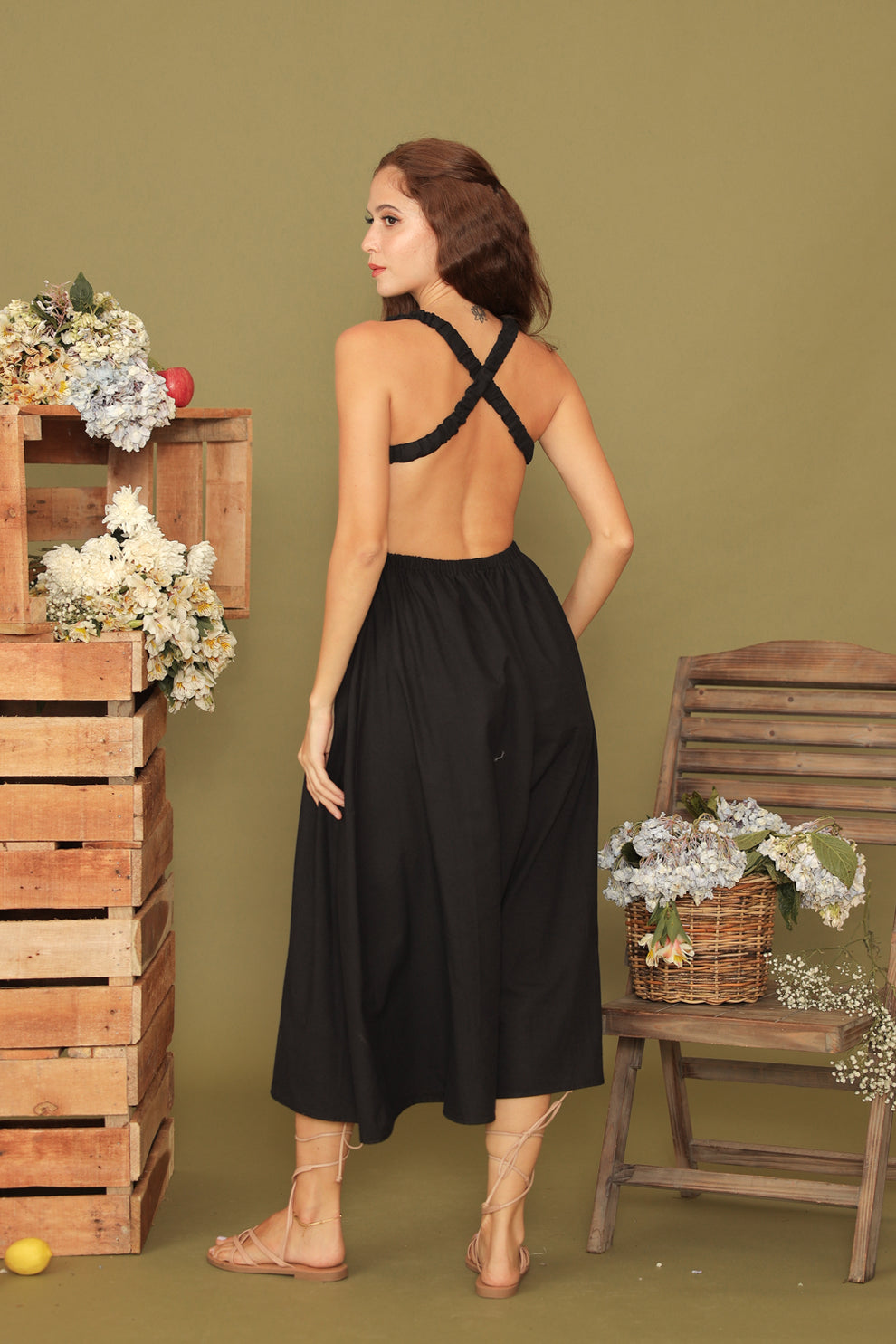 ABRIELLE Crossed Back Garterize Midi Dress (Black Linen) – Zoo Label